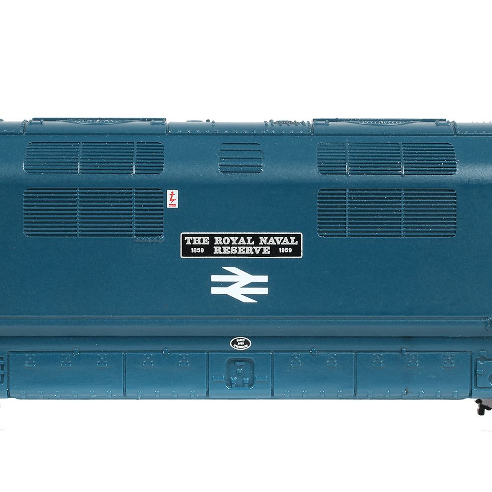 Bachmann Europe plc - Class 42 'Warship' 812 'The Royal Naval Reserve ...