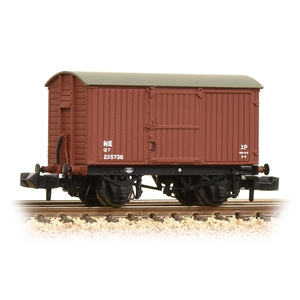 Bachmann Europe plc - LNER 12T Fruit Van Planked Ends LNER Bauxite