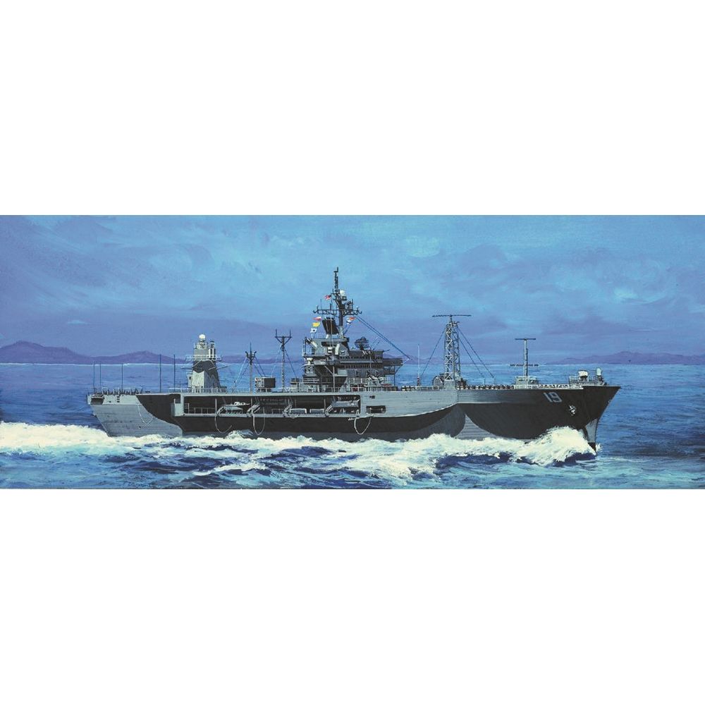 Bachmann Europe plc - US Navy USS Blue Ridge LCC-19 1997 Amphibious ...