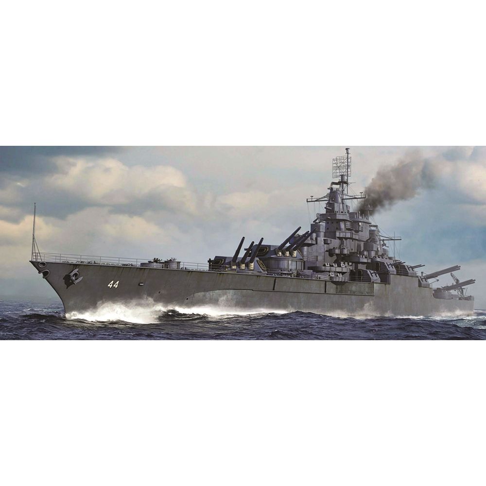 Bachmann Europe plc - US Navy USS California BB-44 1945 Battleship