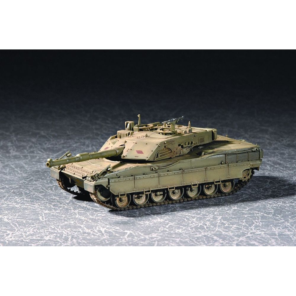 Bachmann Europe plc - Italian Army C-1 Ariete Main Battle Tank