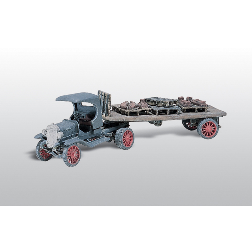 Bachmann Europe plc - Flatbed &Tractor(Diamond T)